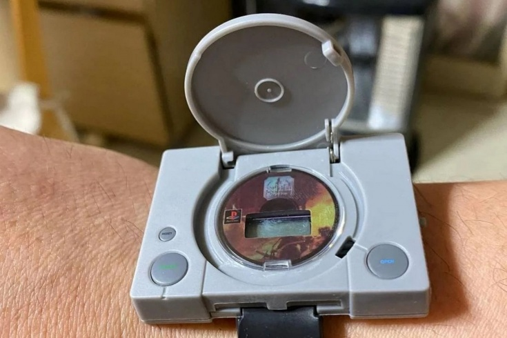 В Японии нашли уникальные часы в стиле первой PlayStation и SEGA Saturn