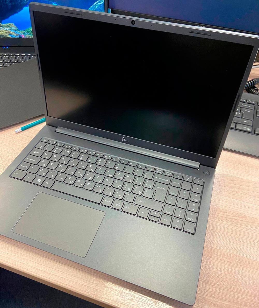 На российском рынке появится новый бренд ноутбуков F+ Flaptop, который ...
